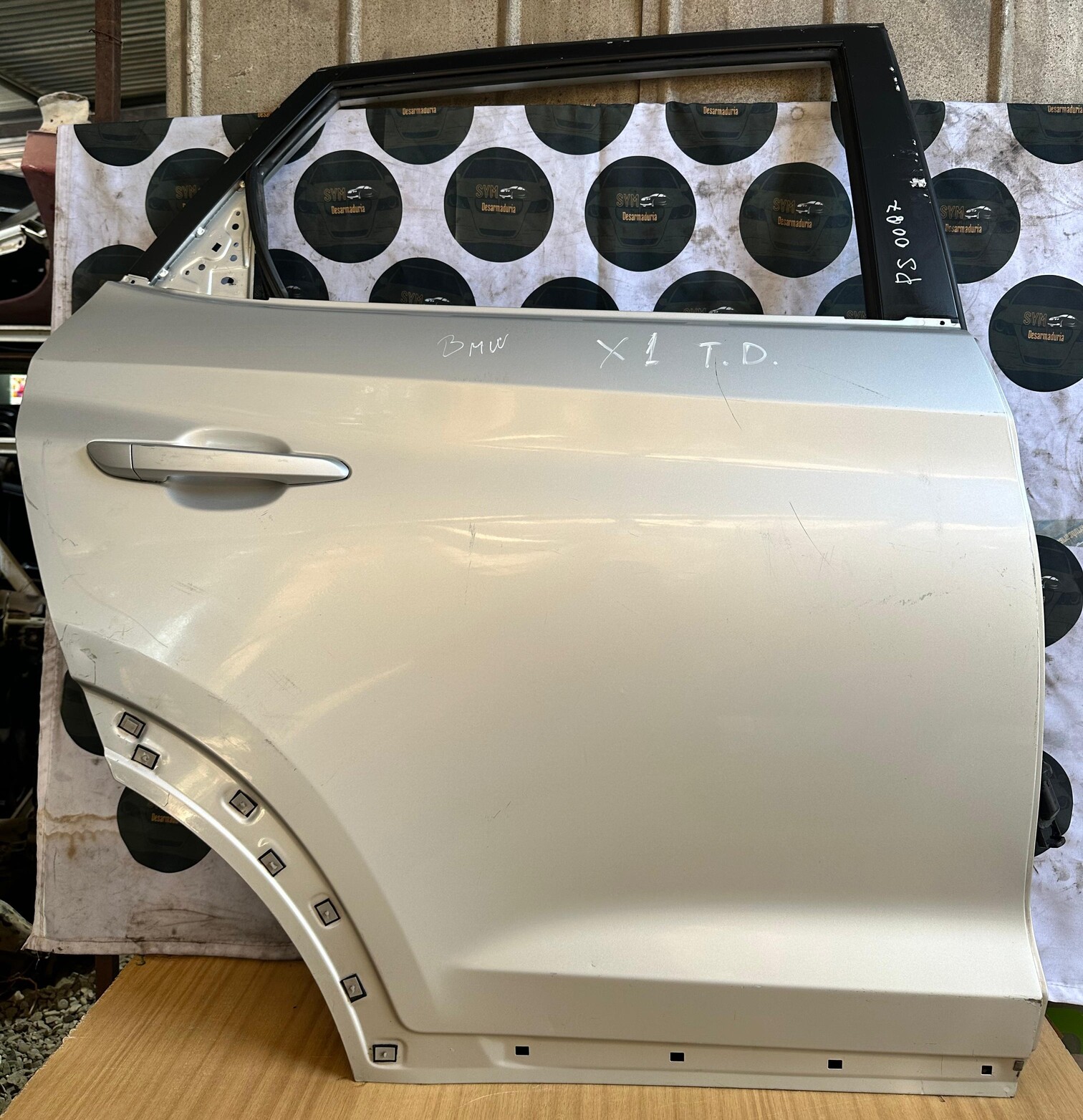 Puerta Trasera Derecha Hyundai Tucson - Desarmaduría SYM