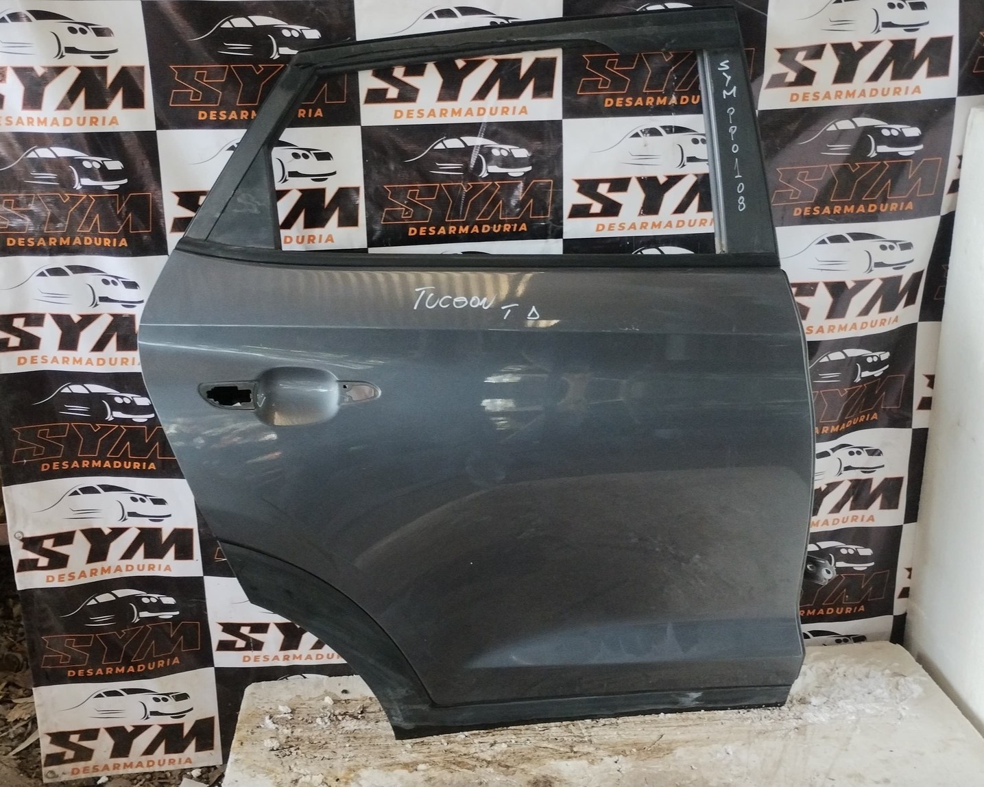 Puerta Trasera Derecha Hyundai Tucson - Desarmaduría SYM